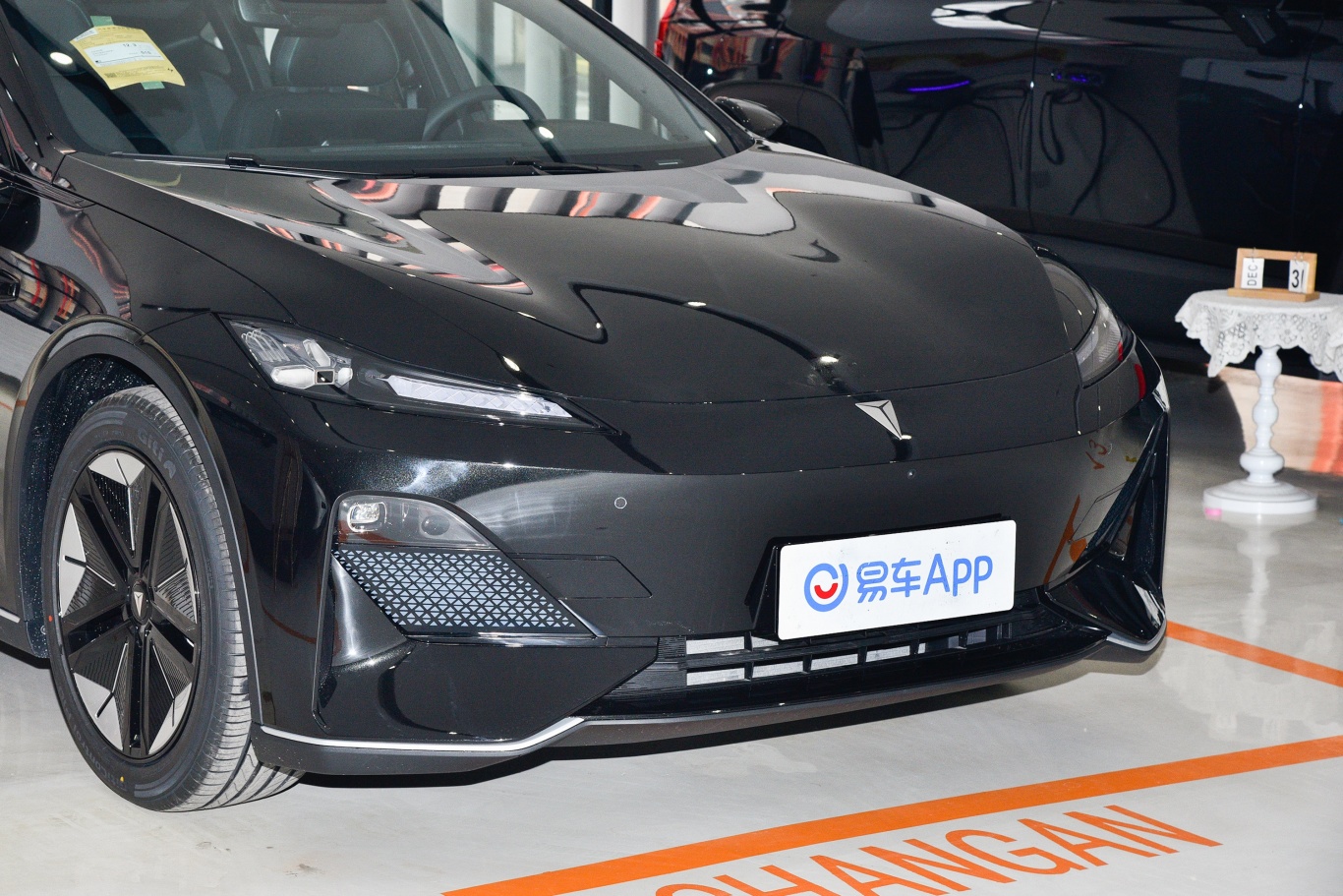 【深蓝SL03纯电版 515km 经典版前格栅侧俯拍图片-汽车图片大全】-易车