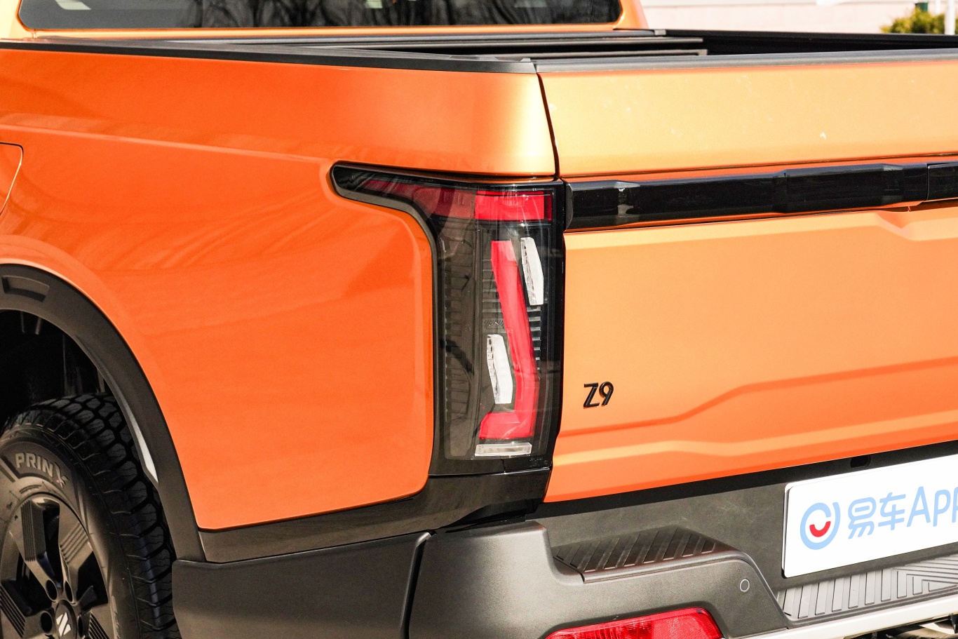 【郑州日产Z9GT 2.3T 自动四驱标箱智享版 柴油尾灯侧45度俯拍图片-汽车图片大全】-易车