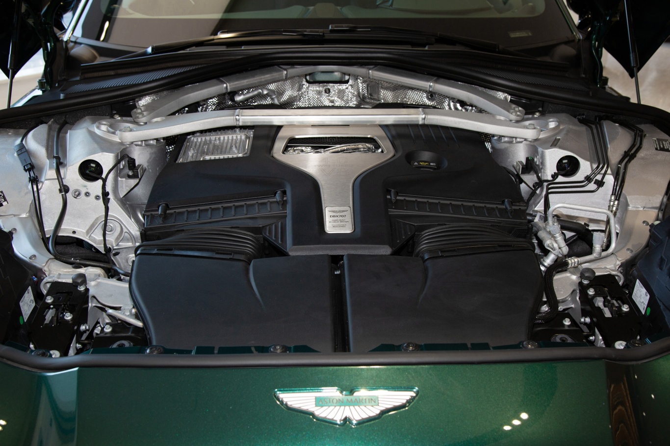 【阿斯顿·马丁DBX4.0T V8 707发动机/电机特写图片-汽车图片大全】-易车