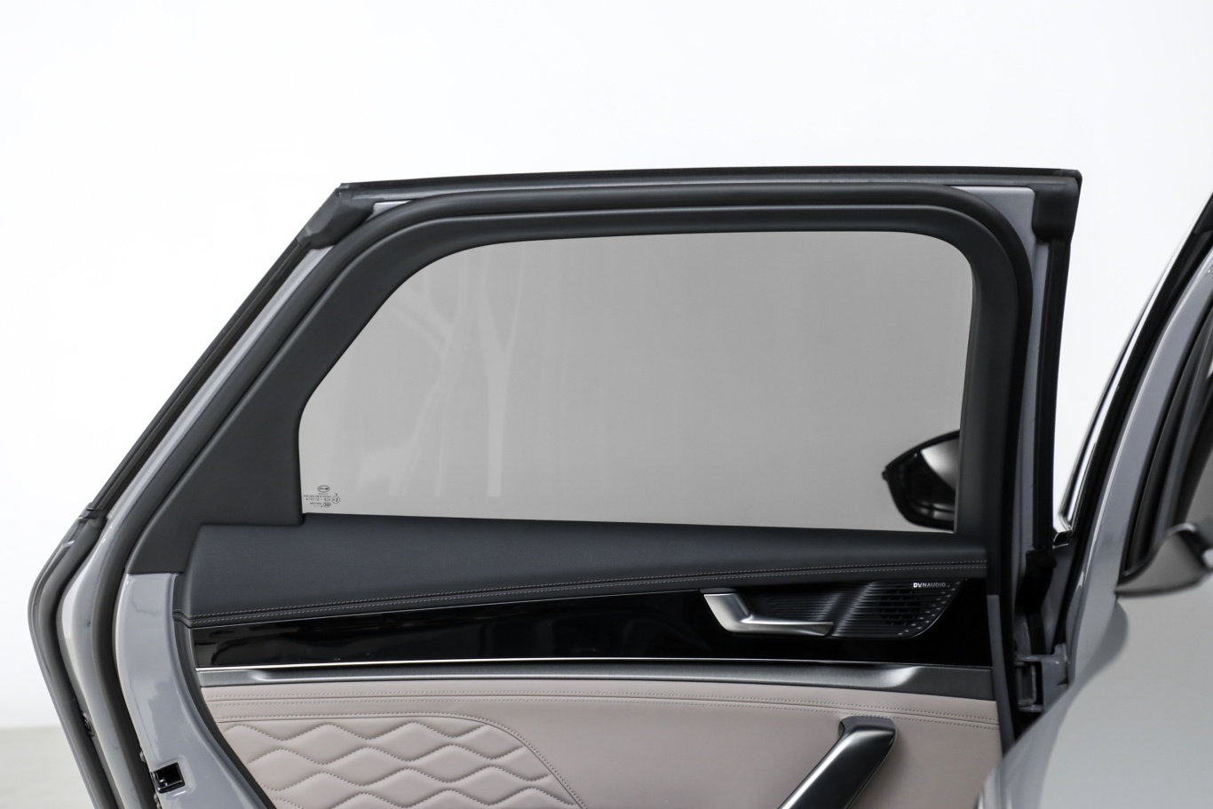 【唐新能源DM-i 1.5T 115km 云辇旗舰型后排侧窗遮阳帘图片-汽车图片大全】-易车