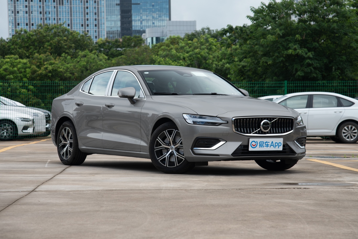 【沃尔沃S60B4 智逸豪华版侧前45度车头向右水平图片-汽车图片大全】-易车