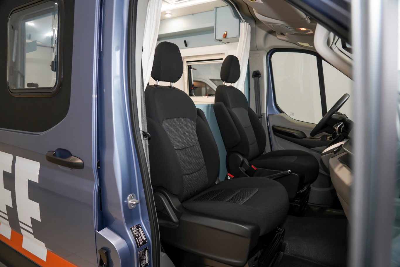 【大通V90房车旅行家RVLIFE乐玩版 2.0T 150Ps 4座副驾驶座椅图片-汽车图片大全】-易车