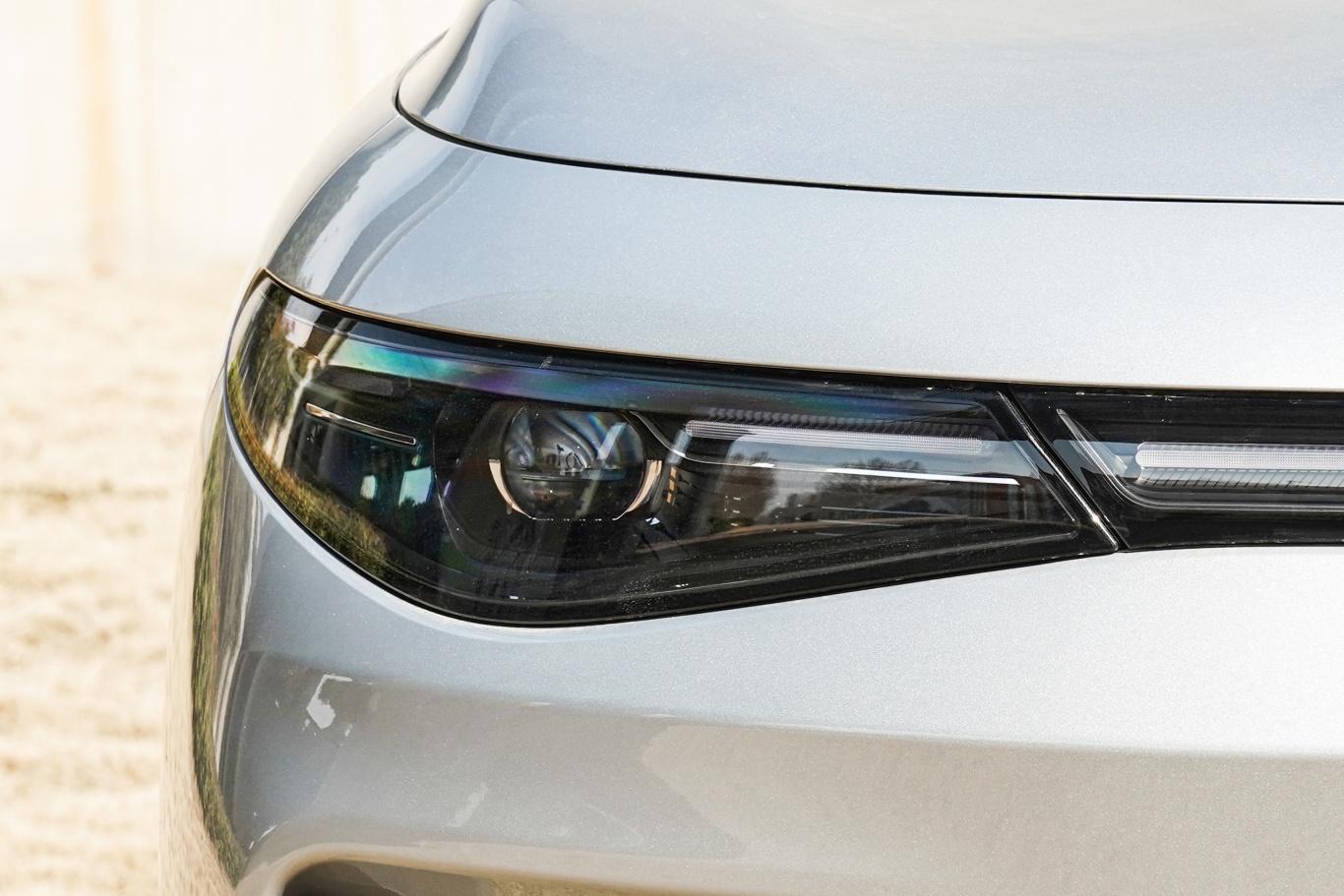 【零跑C16纯电版 580km 尊享版外观灯组图片-汽车图片大全】-易车