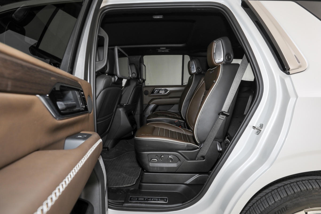 【育空2.7T 德纳利巅峰版后排空间图片-汽车图片大全】-易车