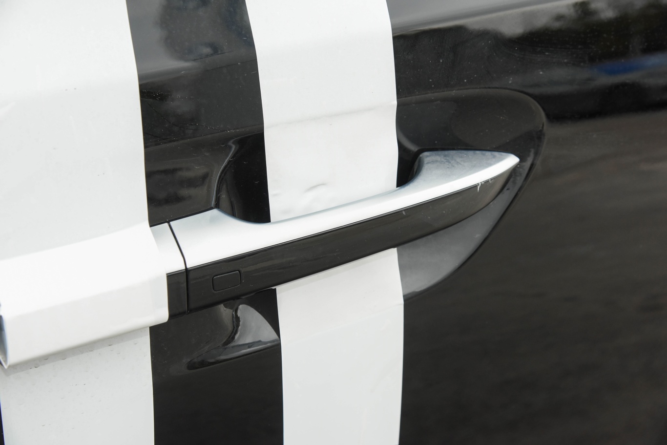 【腾势D9EV 智驾版 620km 前驱豪华型 7座驾驶员侧后门把手图片-汽车图片大全】-易车