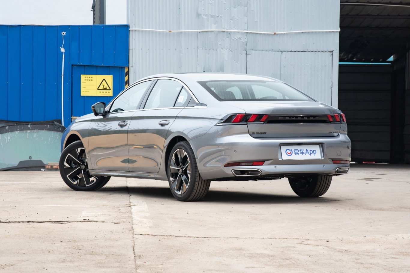 【标致508L400THP 驭动旗舰版侧后45度车头向左水平图片-汽车图片大全】-易车