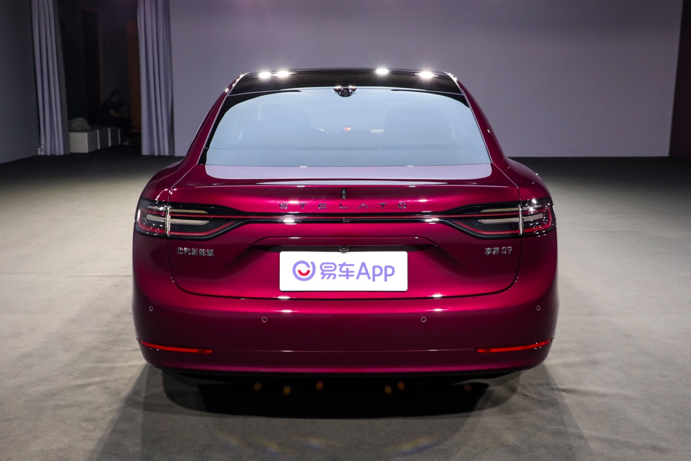 【享界S9增程版 365km 后驱Ultra正后水平图片-汽车图片大全】-易车