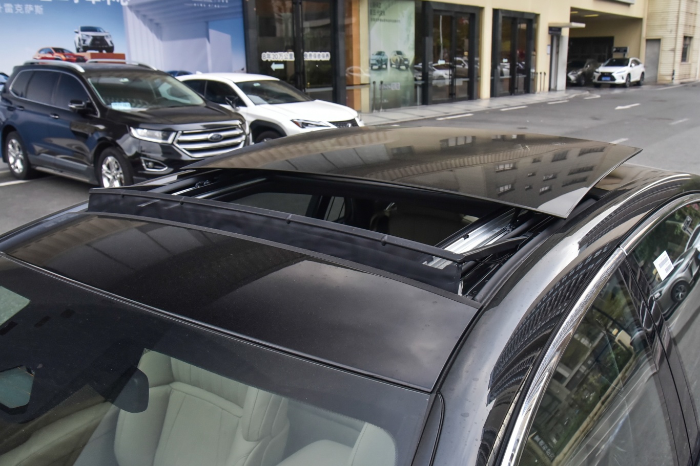 【雷克萨斯LS500h 豪华版天窗图片-汽车图片大全】-易车