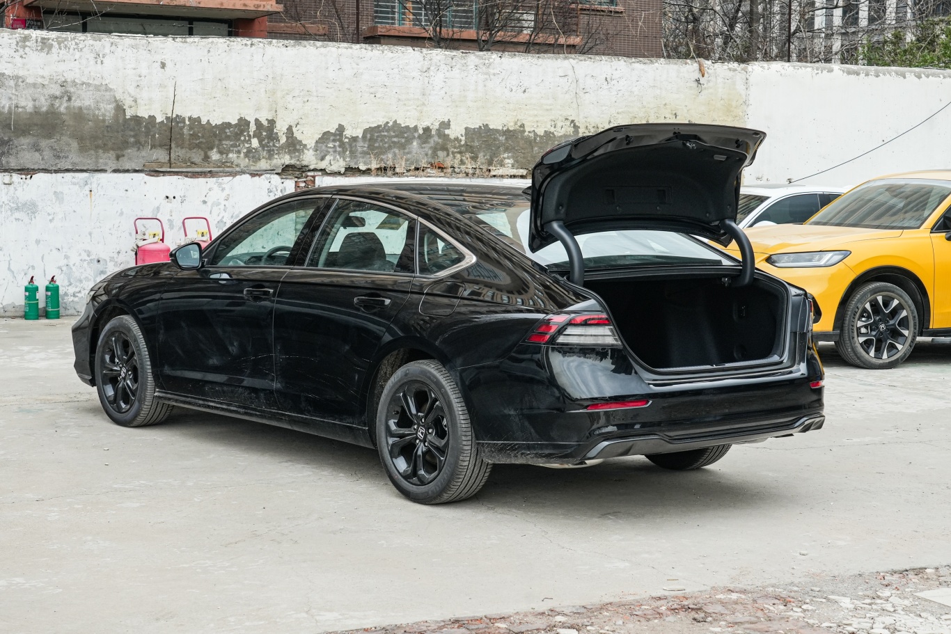 【雅阁运动系列 260TURBO 豪华版后备厢开启45度侧拍图片-汽车图片大全】-易车