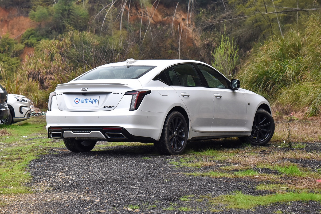 【凯迪拉克CT528T 赛道性能版侧后45度车头向右水平图片-汽车图片大全】-易车