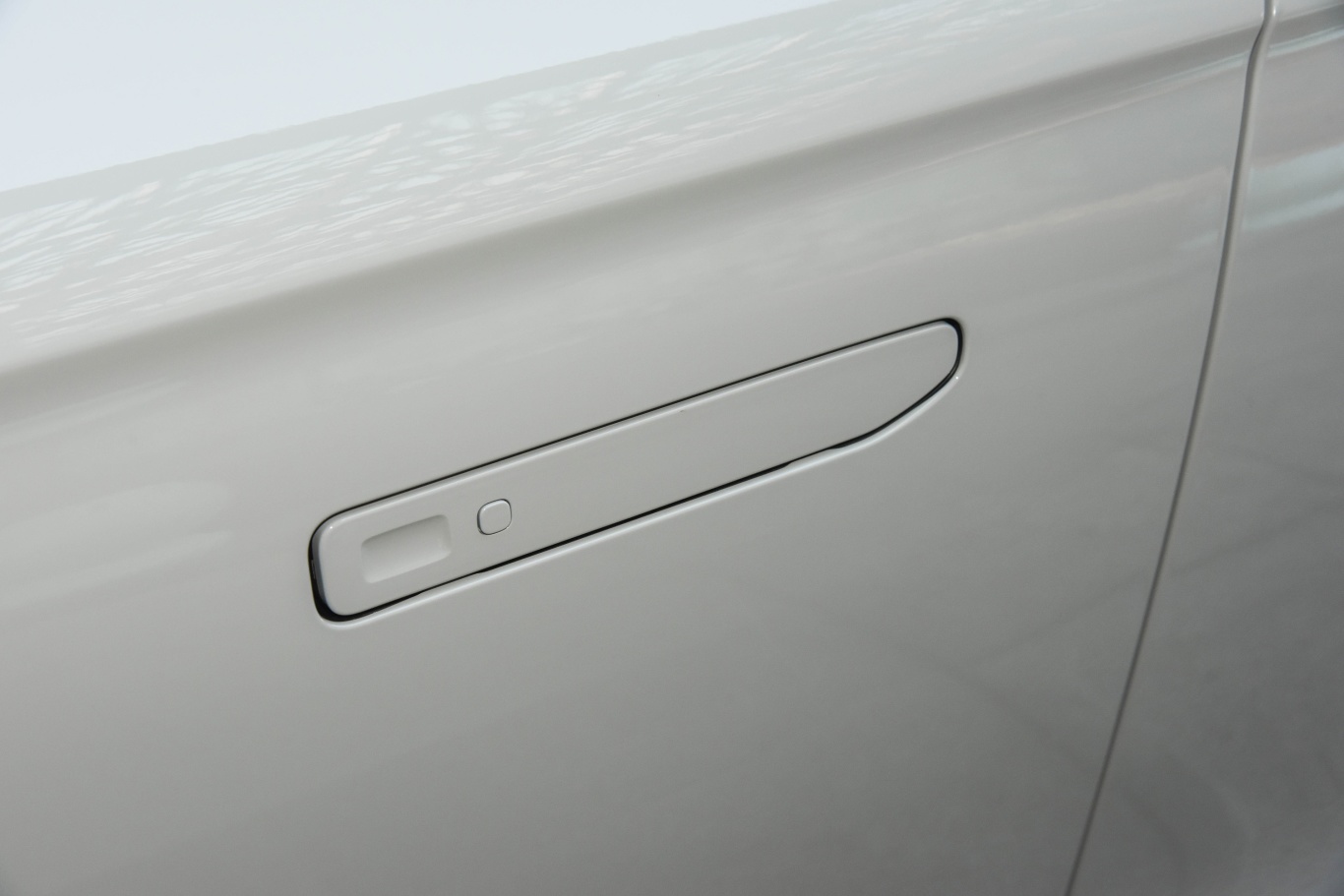 【零跑B10600km 激光雷达版驾驶员侧前门把手图片-汽车图片大全】-易车