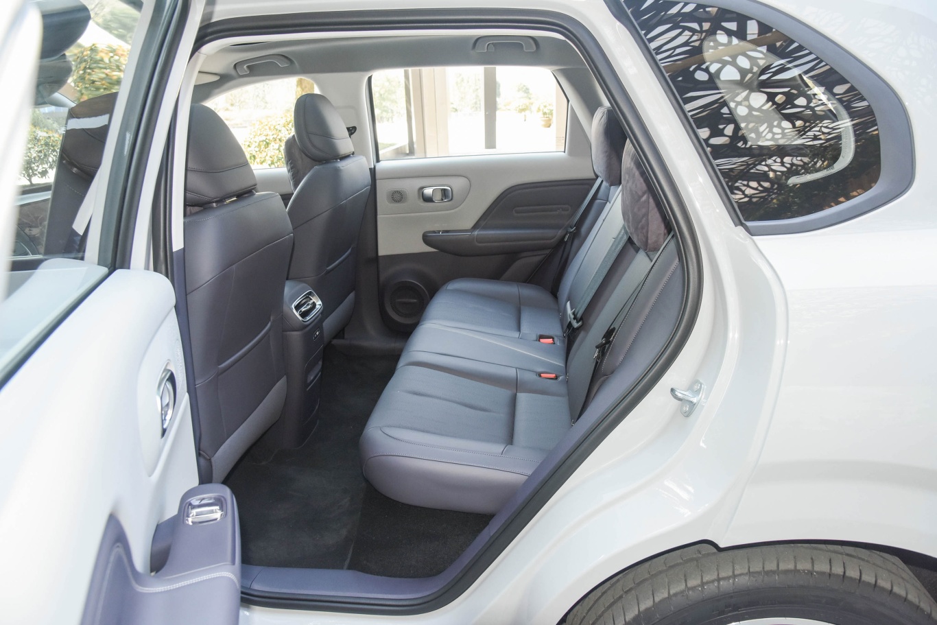 【零跑B10600km 激光雷达版后排空间图片-汽车图片大全】-易车