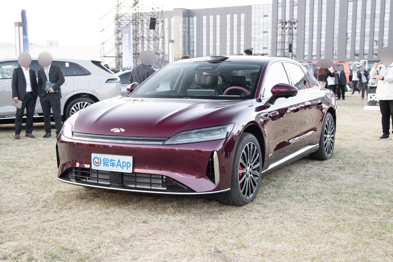 【风云A9L1.5T 标准版侧前45度车头向左水平图片-汽车图片大全】-易车