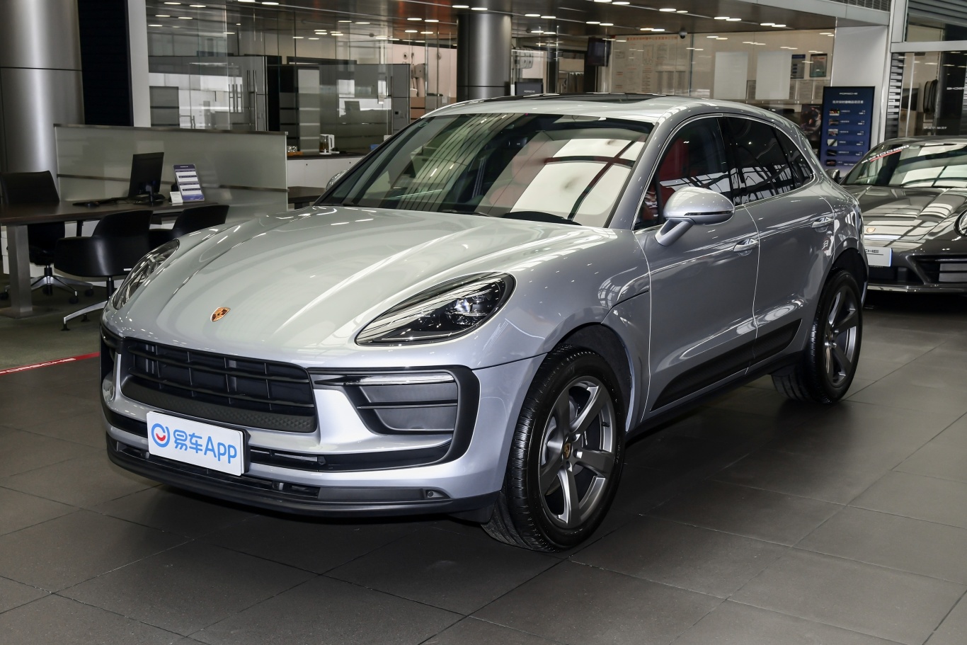【MacanMacan 2.0T 逐梦版侧前45度车头向左水平图片-汽车图片大全】-易车
