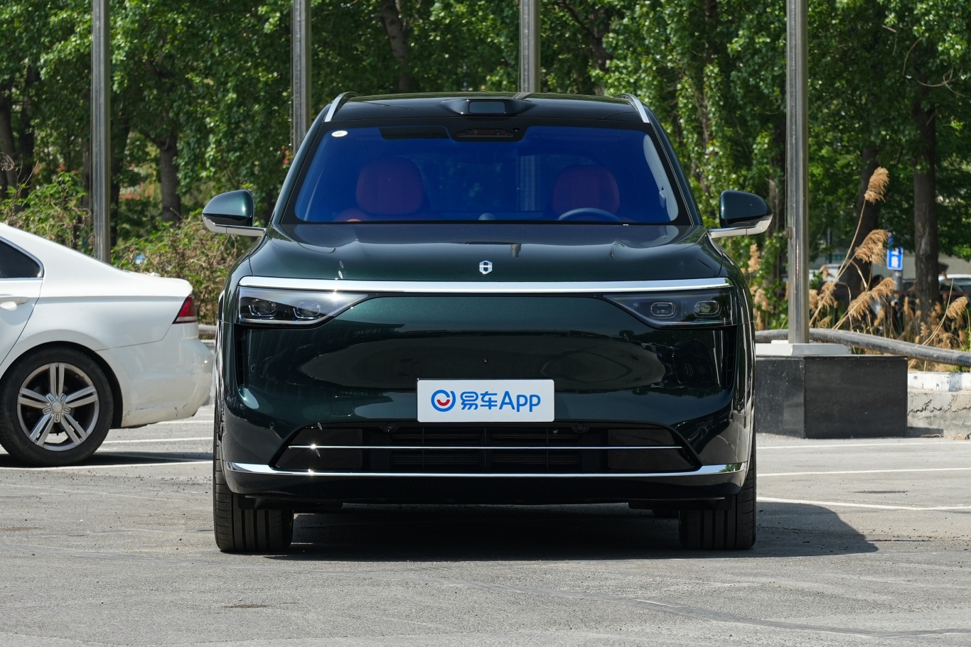 【问界M8增程版 310km Ultra 6座正前水平图片-汽车图片大全】-易车