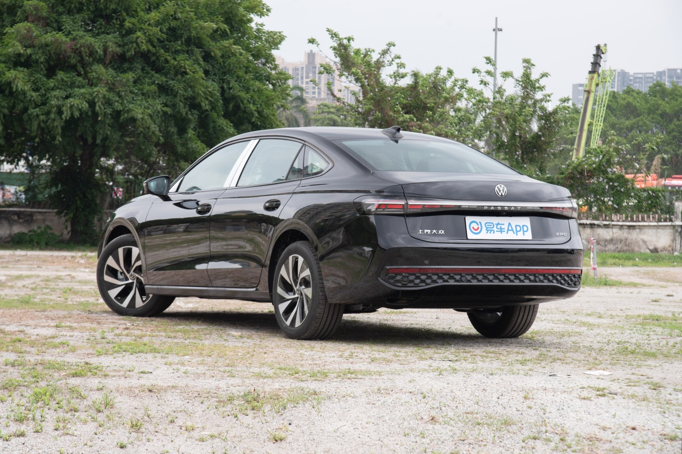 【帕萨特Pro 300TSI 星空龙耀版侧后45度车头向左水平图片-汽车图片大全】-易车