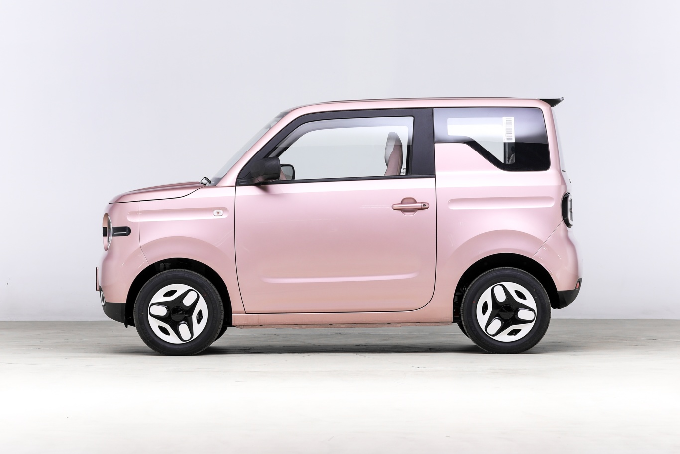 【熊猫熊猫mini 210km 元气熊正侧车头向左水平图片-汽车图片大全】-易车