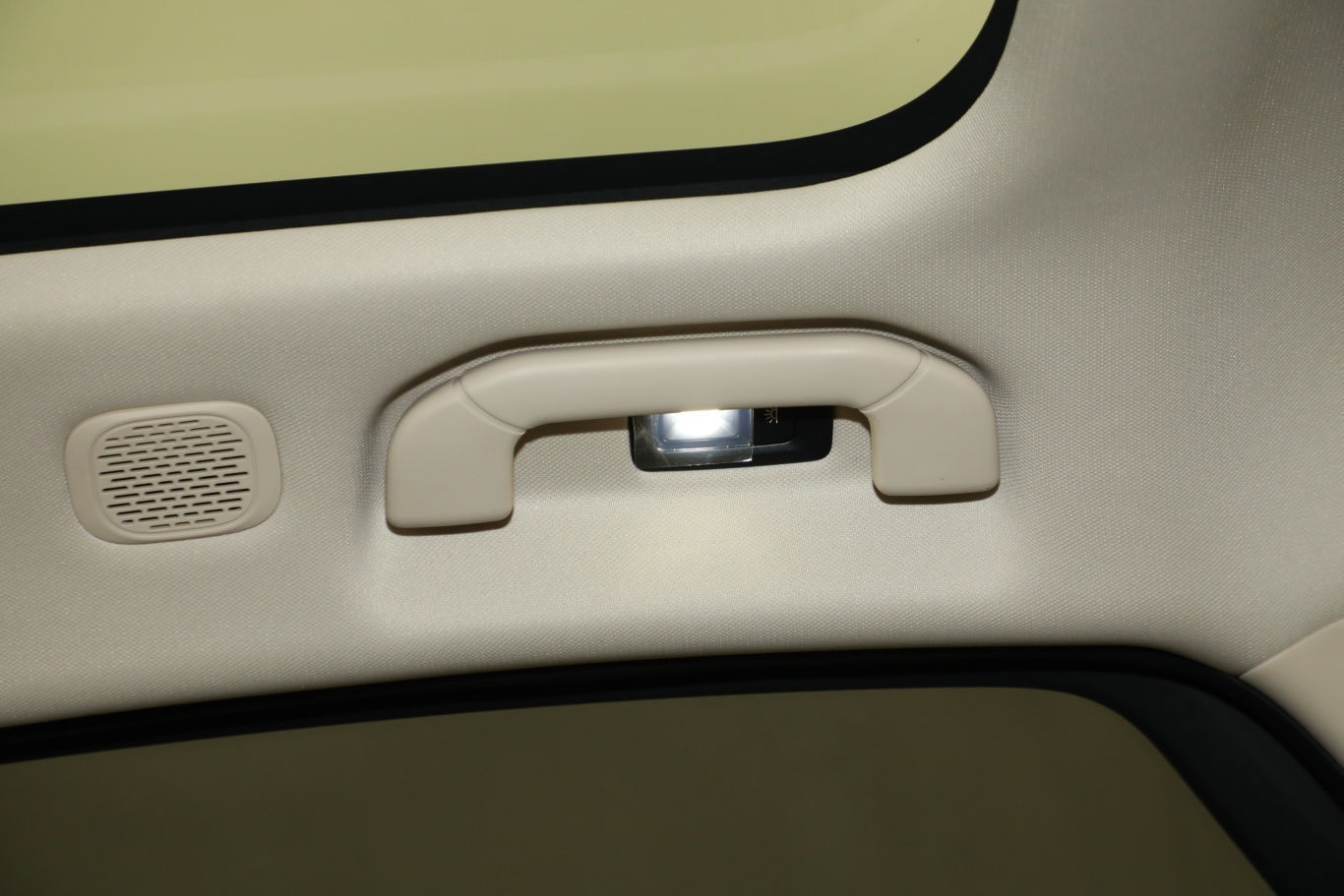 【风云A9L1.5T 200km 四驱高能巅峰版后排功能图片-汽车图片大全】-易车