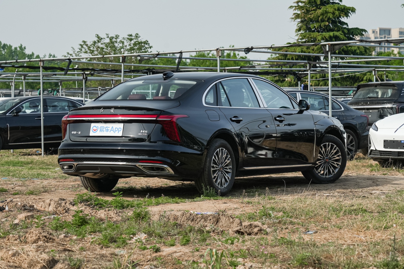 【红旗H51.5T 双离合60万辆纪念版侧后45度车头向右水平图片-汽车图片大全】-易车