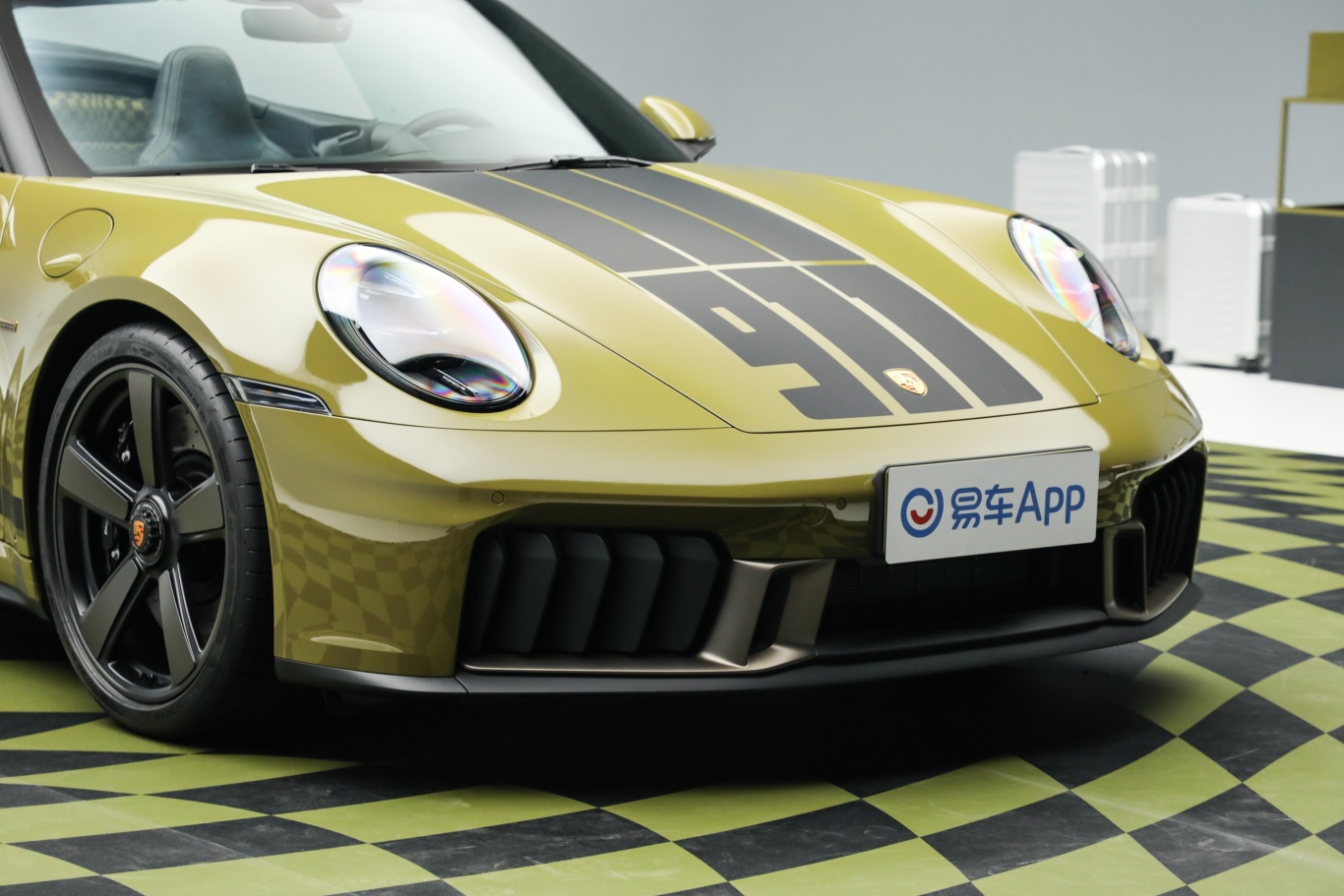 【保时捷911Spirit 70 3.6T前格栅侧俯拍图片-汽车图片大全】-易车