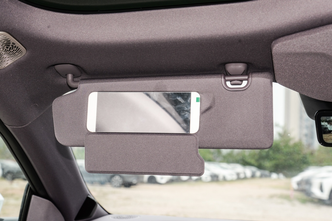 【阿维塔06纯电版 650km 后驱Pro驾驶位遮阳板图片-汽车图片大全】-易车