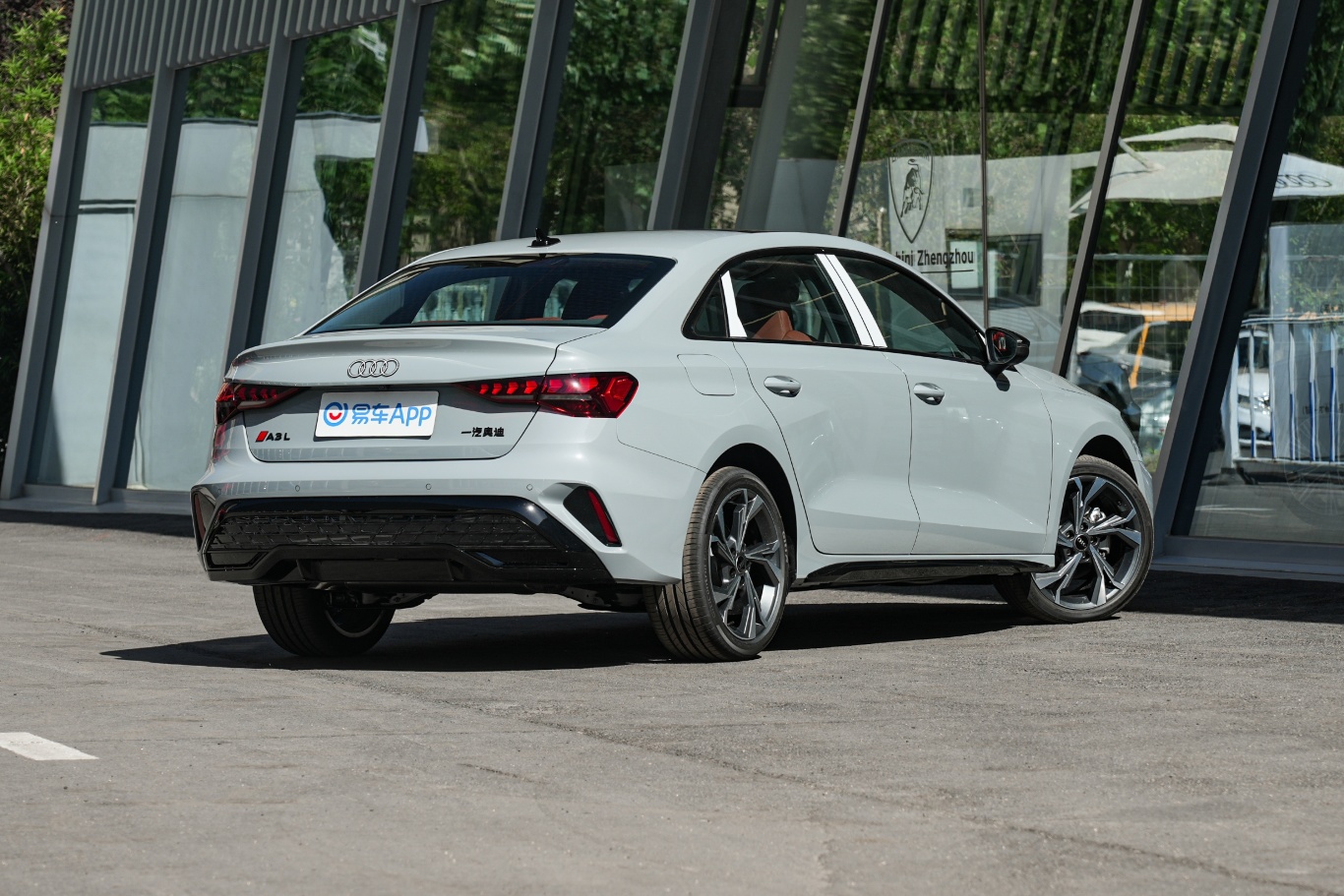 【奥迪A3改款 A3L Limousine 35TFSI 飞驰尊享型侧后45度车头向右水平图片-汽车图片大全】-易车