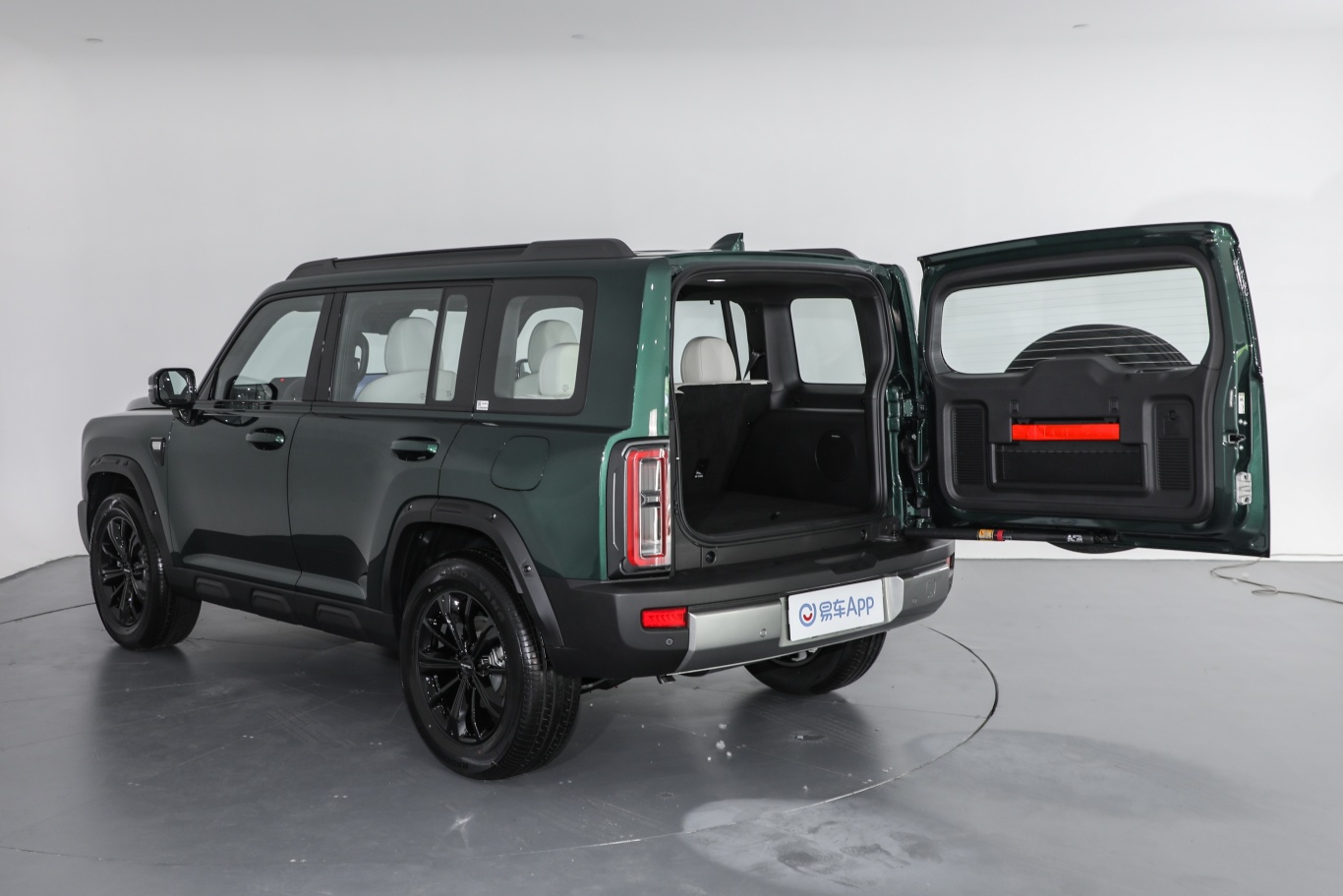 【哈弗猛龙燃油版2.0T Ultra版后备厢开启45度侧拍图片-汽车图片大全】-易车