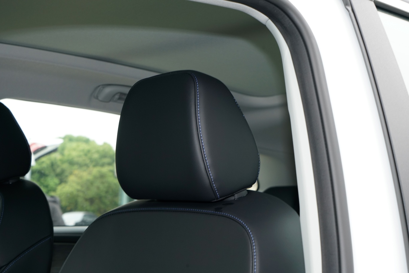 【荣威RX5改款 PLUS 330TGI 双离合领潮智惠版主驾驶位图片-汽车图片大全】-易车