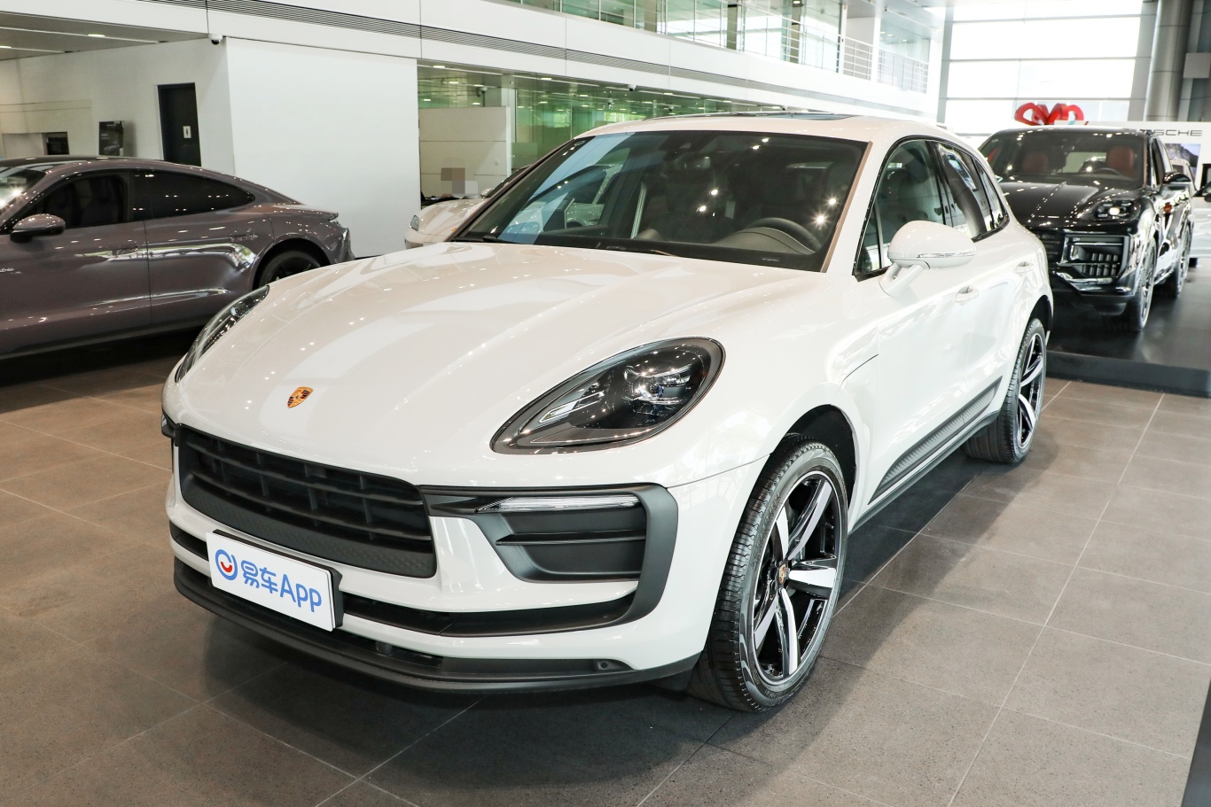 【MacanMacan 2.0T 逐梦版侧前45度车头向左水平图片-汽车图片大全】-易车