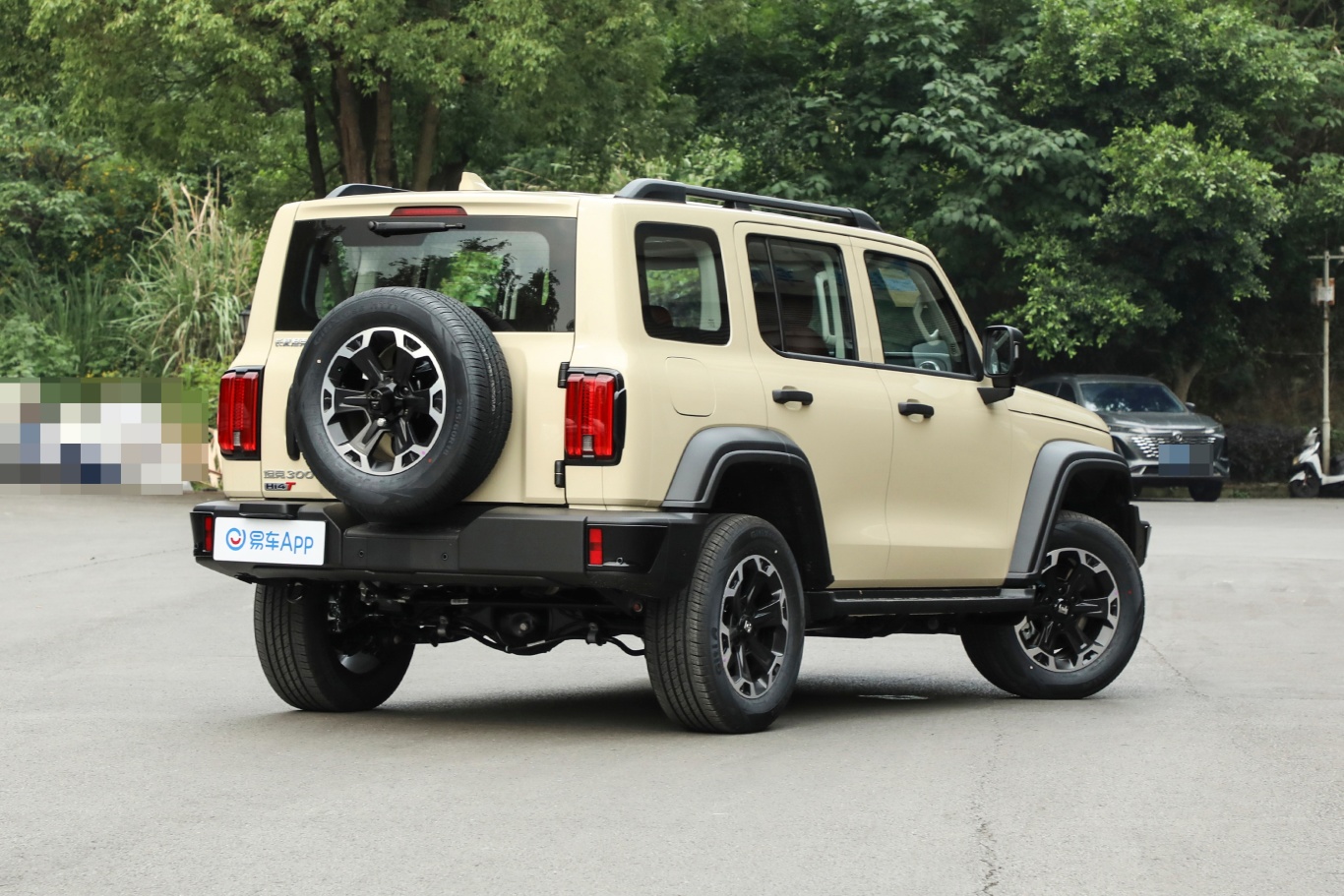 【坦克300新能源2.0T Hi4-T侧后45度车头向右水平图片-汽车图片大全】-易车