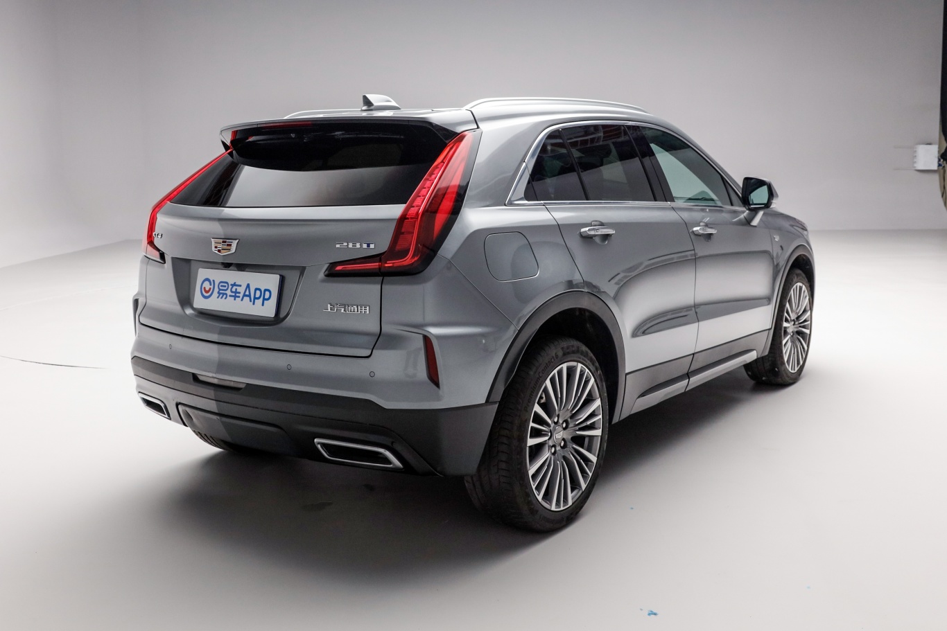 【凯迪拉克XT4改款 28T 两驱尊贵型侧后45度车头向右水平图片-汽车图片大全】-易车