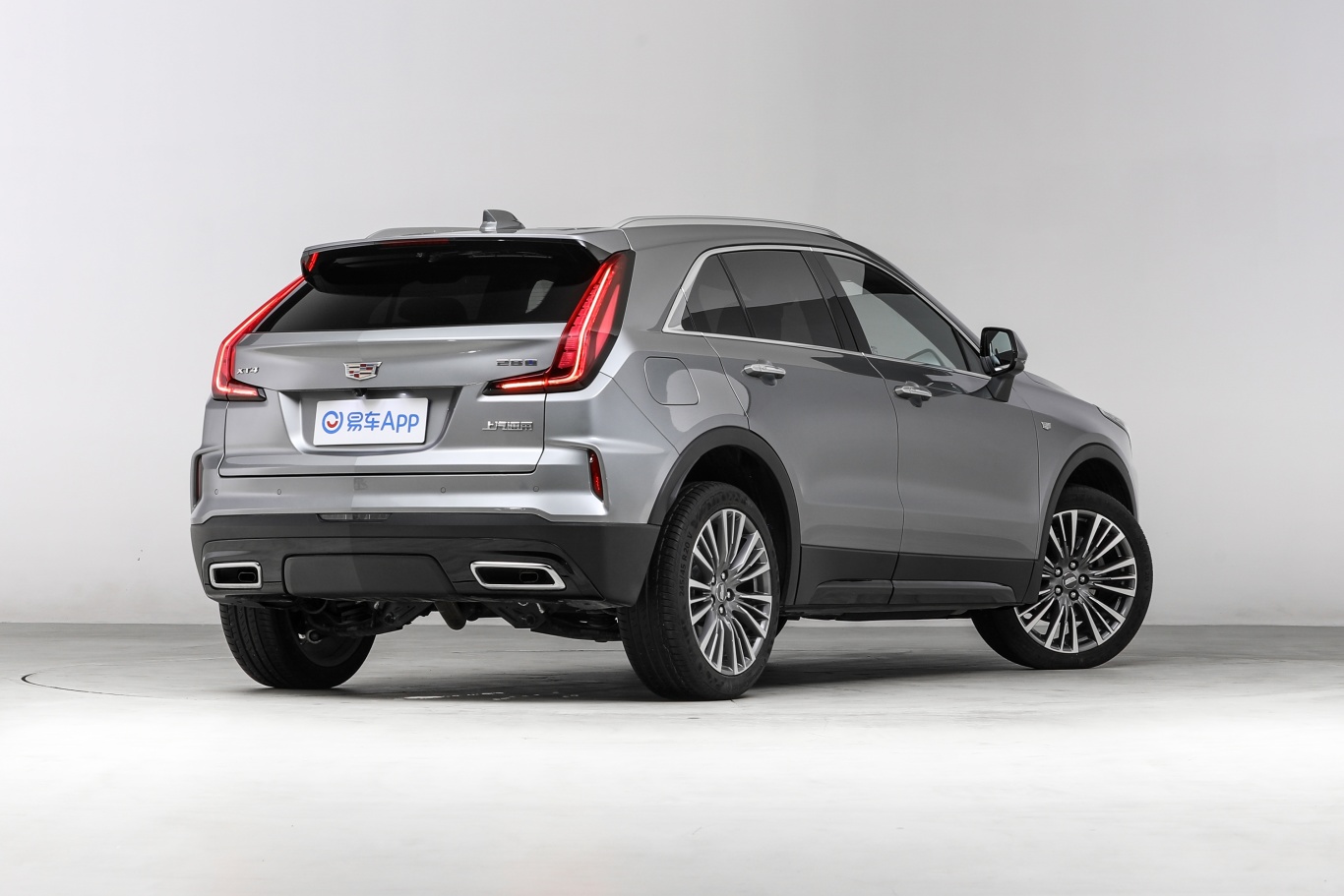 【凯迪拉克XT4改款 28T 两驱尊贵型侧后45度车头向右水平图片-汽车图片大全】-易车