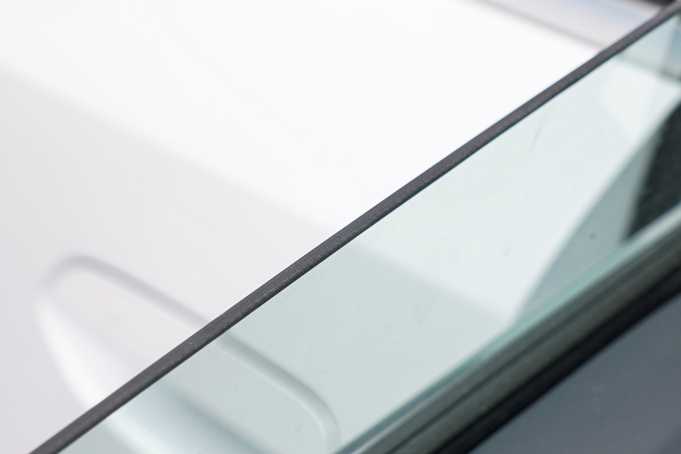 【海豹06EV 545km 旗舰型后排玻璃材质特写图片-汽车图片大全】-易车