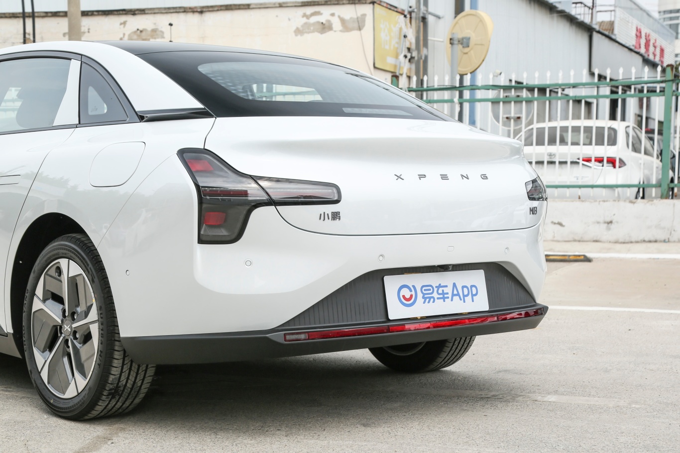 【小鹏MONA M03515km 长续航Plus版车尾特写图片-汽车图片大全】-易车