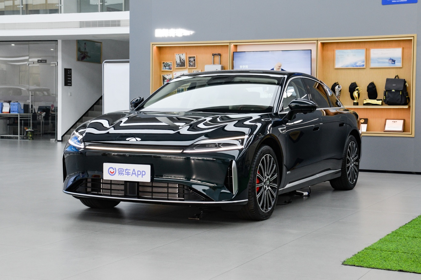 【风云A9L1.5T 200km 四驱高能巅峰版侧前45度车头向左水平图片-汽车图片大全】-易车