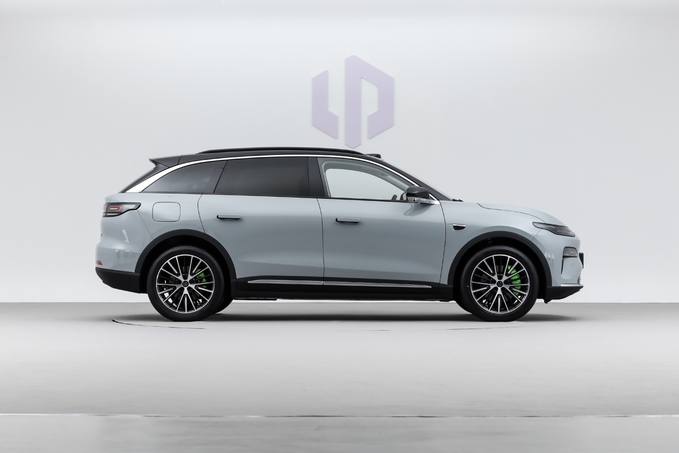 【零跑C11增程版 300km 300激光雷达智尊版正侧车头向右水平图片-汽车图片大全】-易车