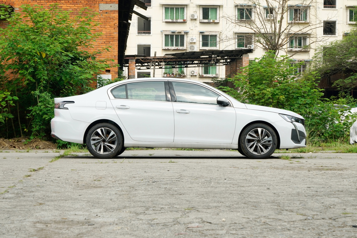 【标致408龘龘款 360THP 拉图版正侧车头向右水平图片-汽车图片大全】-易车