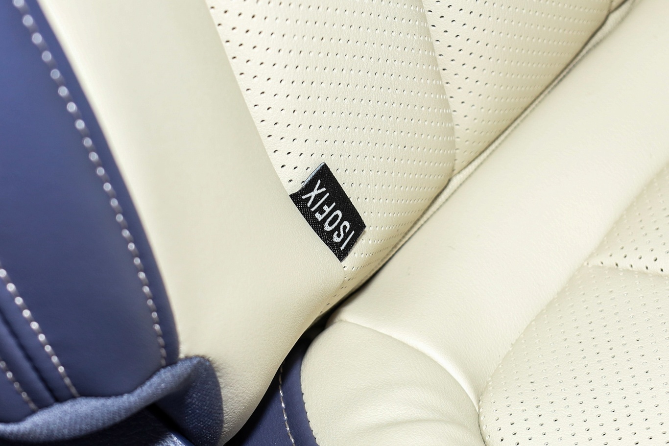 【锐胜王牌M7改款 2.0L 自动长轴旗舰版 7座儿童座椅接口图片-汽车图片大全】-易车