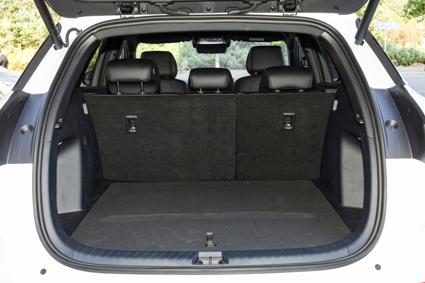 【海狮06EV 520km 领航版后备厢空间特写图片-汽车图片大全】-易车