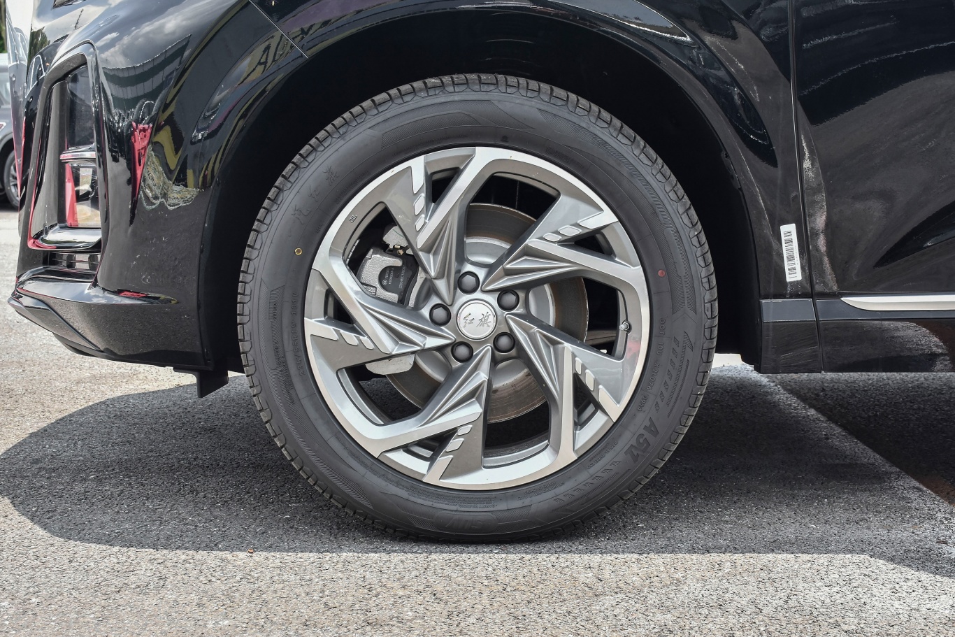 【红旗HS32.0T 自动两驱可为版前轮毂造型图片-汽车图片大全】-易车