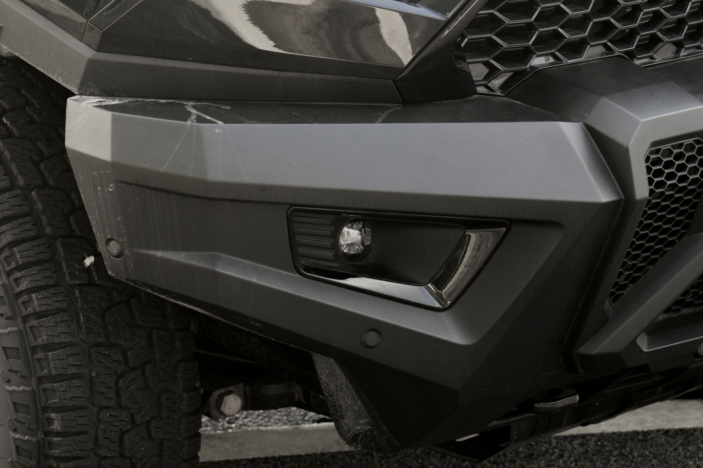 【猛士917增程版 200km外观细节图片-汽车图片大全】-易车