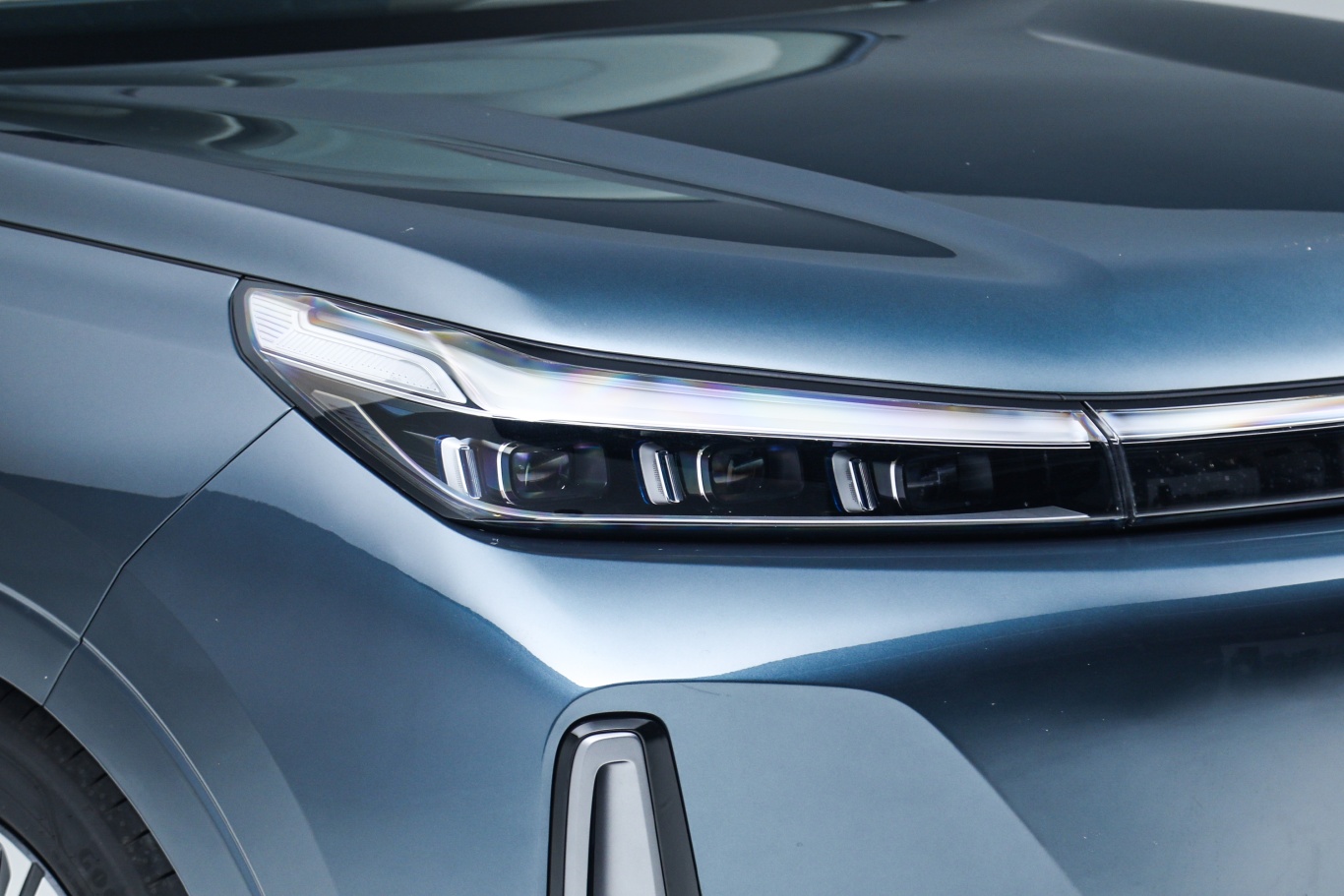 【银河M91.5T 210km 四驱领航版大灯侧45度俯拍图片-汽车图片大全】-易车