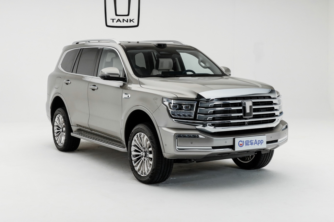 【坦克500新能源2.0T Hi4-Z 智享版侧前45度车头向右水平图片-汽车图片大全】-易车