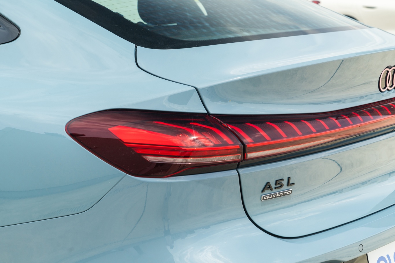 【奥迪A5L Sportback2.0T 智领quattro型尾灯侧45度俯拍图片-汽车图片大全】-易车