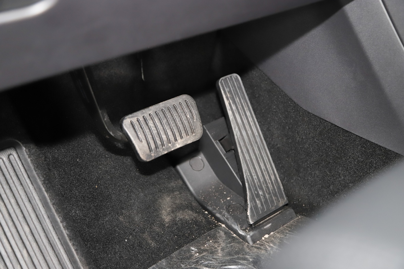 【比亚迪M91.5T 100km 领航版脚踏板图片-汽车图片大全】-易车