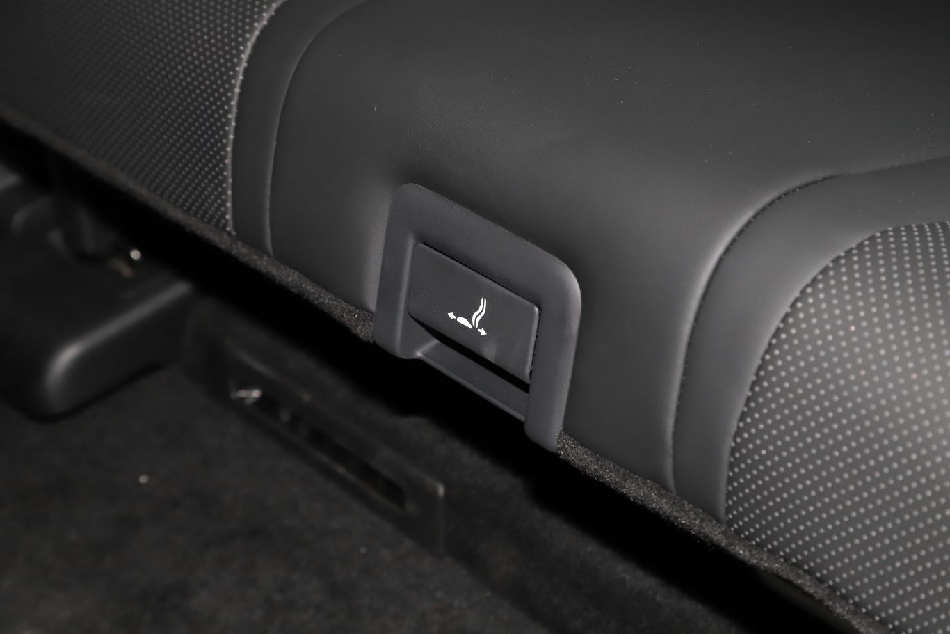 【比亚迪M91.5T 100km 领航版后排功能图片-汽车图片大全】-易车