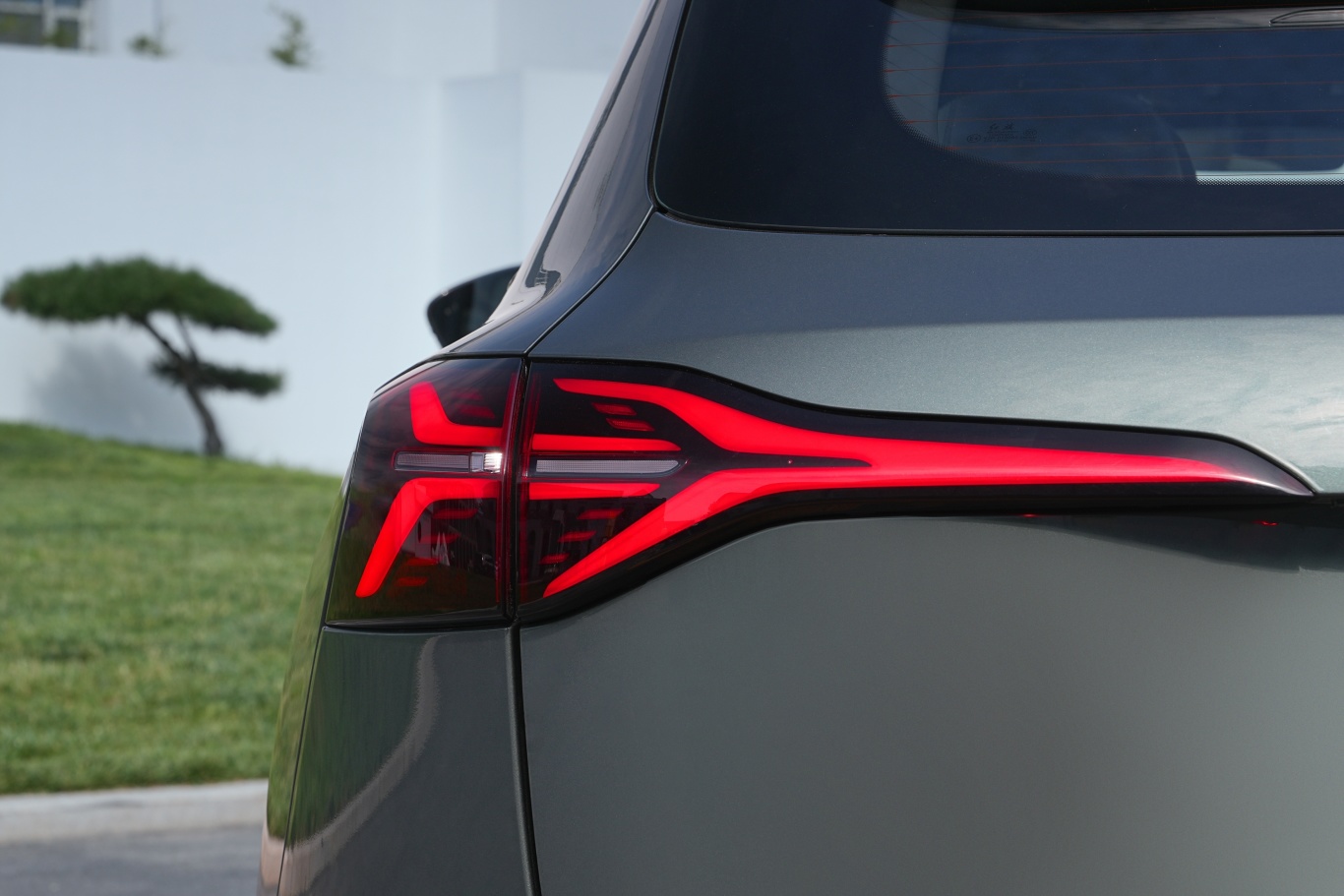 【红旗HS6 PHEV标准版图片-汽车图片大全】-易车