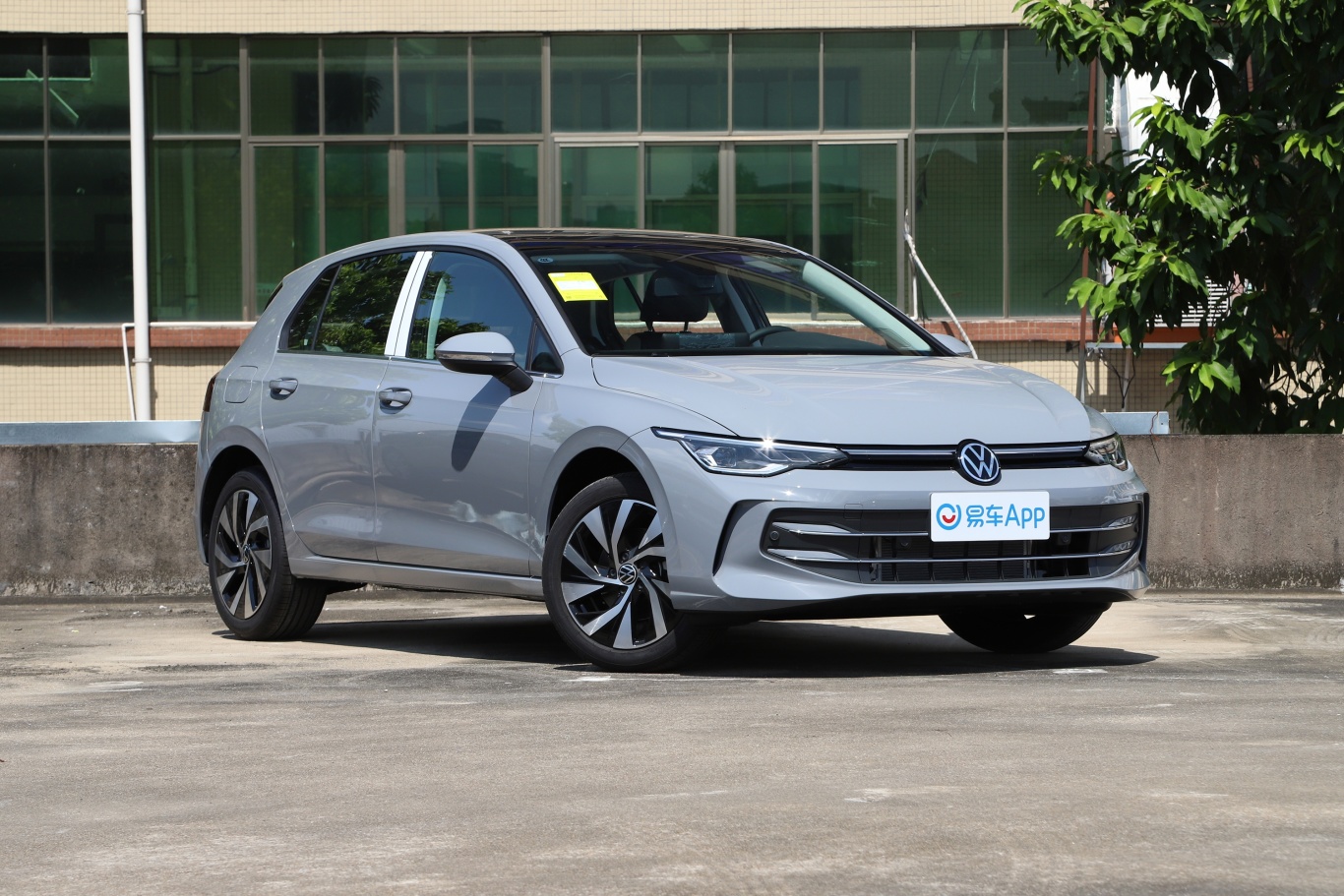 【高尔夫300TSI Pro侧前45度车头向右水平图片-汽车图片大全】-易车