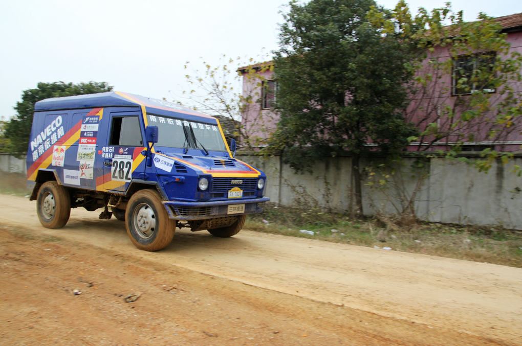 空降急先锋 体验南京依维柯NJ 2046_易车